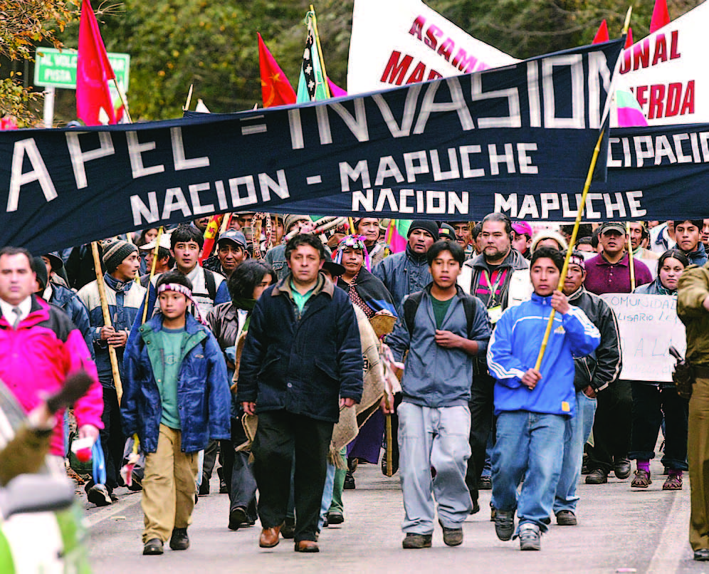 Conflicto mapuche: quemaron 25 camiones en el sur de Chile - Mendoza Post