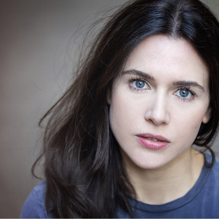 Los looks de Anna Favella antes de interpretar a la mamá de Luis Miguel ...