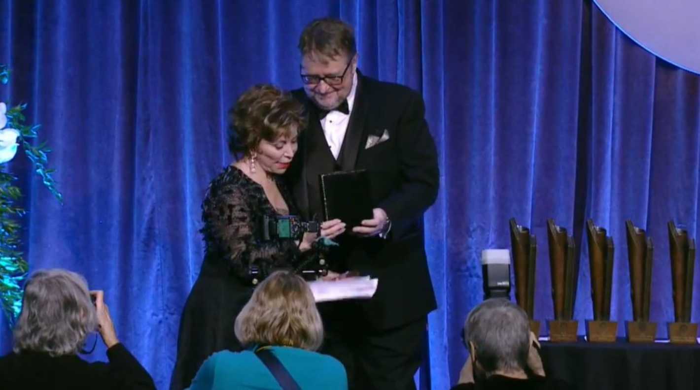 Isabel Allende es la primera escritora latina en recibir un importante ...