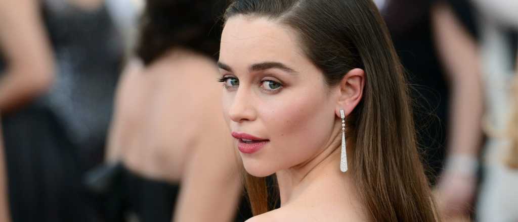 Emilia Clarke se muestra sin maquillaje y enseña sus trucos de belleza ...