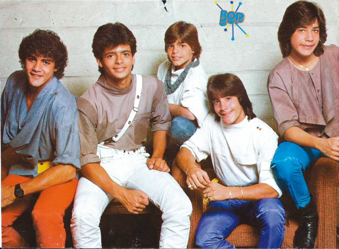 Hoy estrena la serie sobre Menudo, el grupo del que surgió Ricky Martin ...