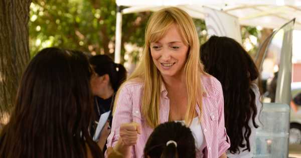 Anabel a Suarez: "Poner la cara en política no es salir en los carteles ...