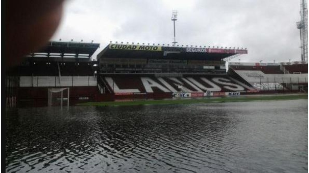 El fútbol también sufre la sudestada con canchas inundadas - Mendoza Post