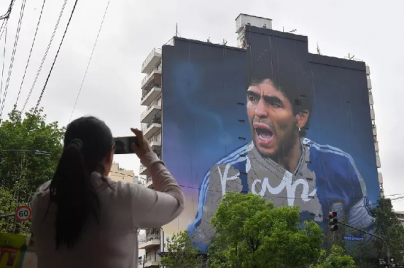 Maradona se inmortaliza en muros en el día de su cumpleaños - Mendoza Post