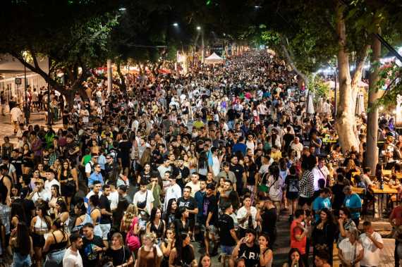 Más de 70 mil personas celebraron un nuevo aniversario de la Arístides ...