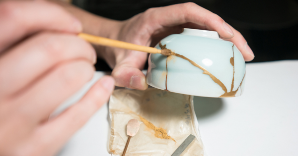 El país roto como un jarrón chino espera el kintsugi - Mendoza Post