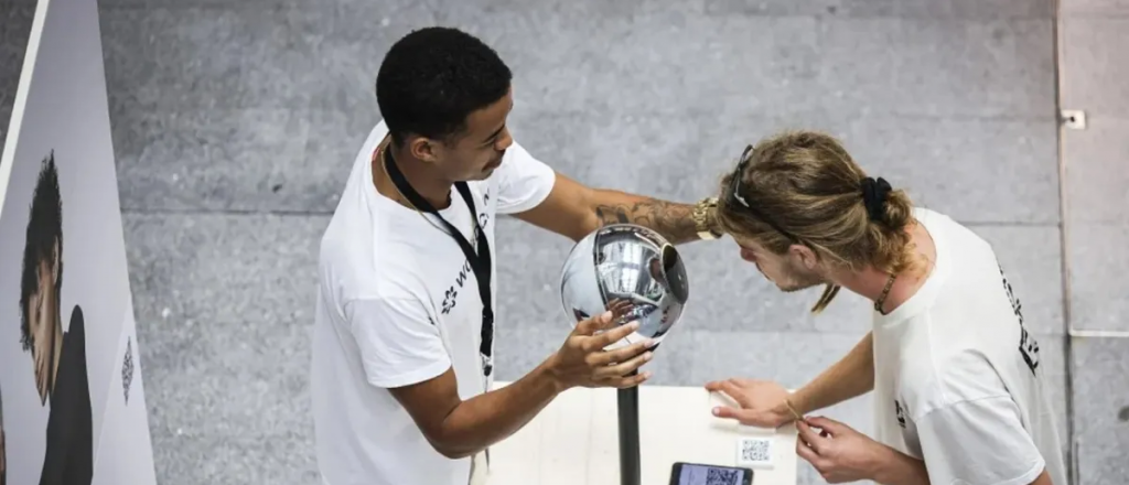 ¿Cómo es el orbe que escanea el iris en 34 ciudades del mundo ...