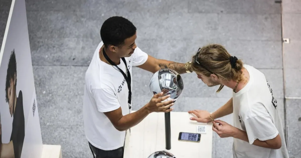 ¿Cómo es el orbe que escanea el iris en 34 ciudades del mundo ...