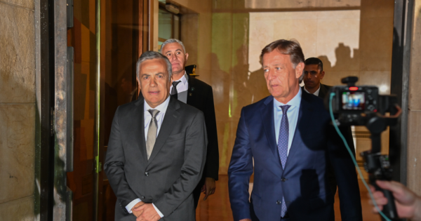 De Suarez a Cornejo: el traspaso de mando, en 16 fotos - Mendoza Post