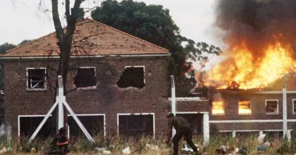 Fotos y videos a 35 años del copamiento al Regimiento de La Tablada ...