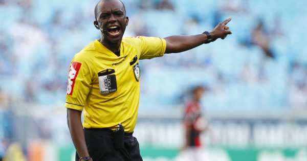 El árbitro se lesionó en una final y se fue llorando - Mendoza Post