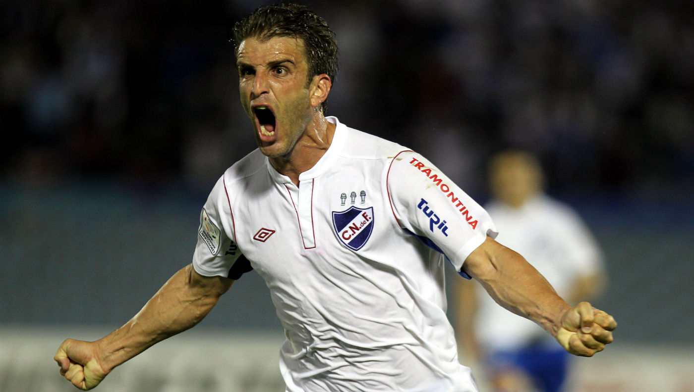 River va por un delantero de casi 37 años - Mendoza Post