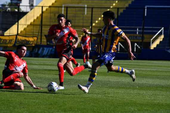 Maipú goleó a Atlanta y jugará el Reducido - Mendoza Post